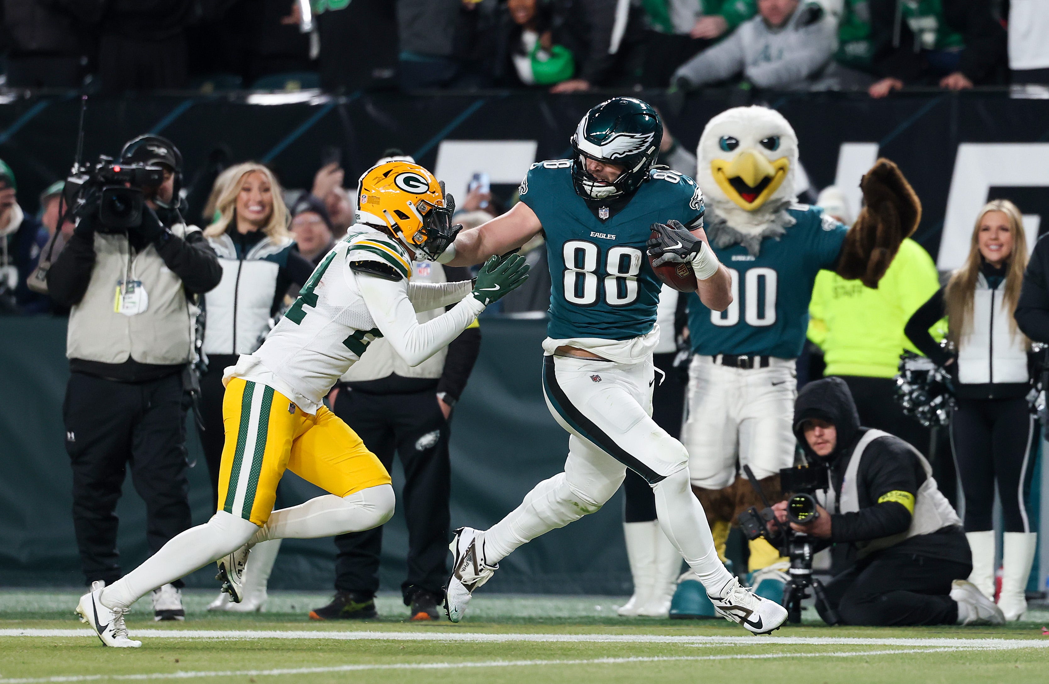 NFL Week 10: Picks, predictions and odds for every game