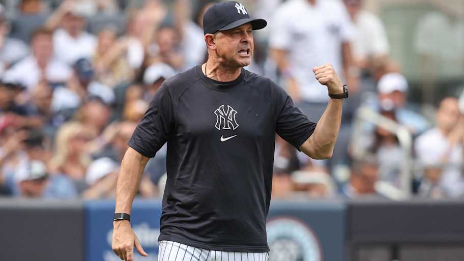 Aaron Boone Responds to Yankees Legends' Criticism