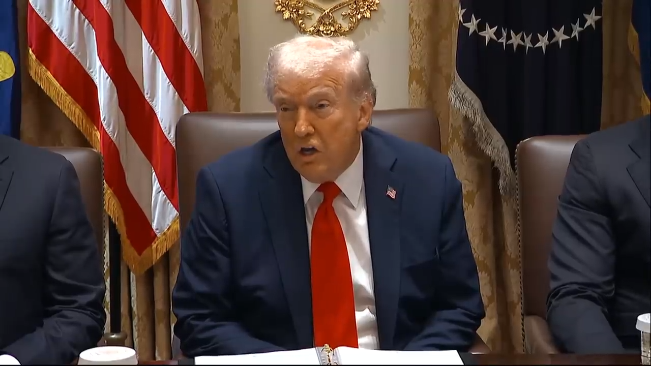 'The Maps Are Completely Red': Trump Demonstrates His Incompetence ...