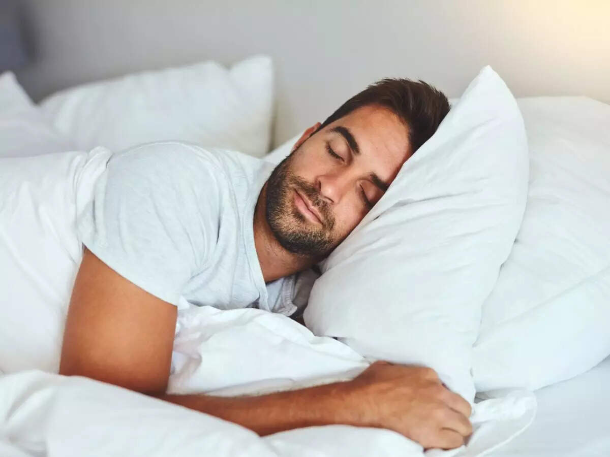 4 bedtime habits that restore your circadian rhythm and boost happiness ...