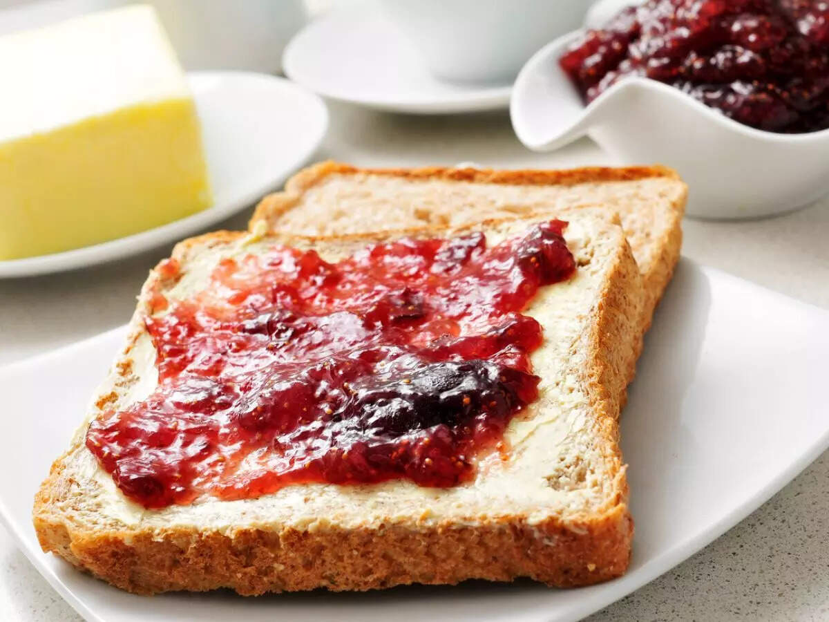 5 health risks of eating white bread toast for breakfast