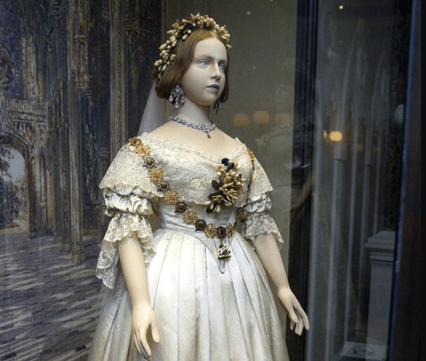 21 Gowns From the Victorian Age Worth Admiring
