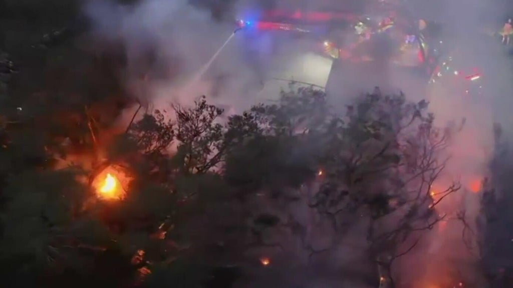 2-alarm fire burns home in Southwest Miami-Dade, officials say