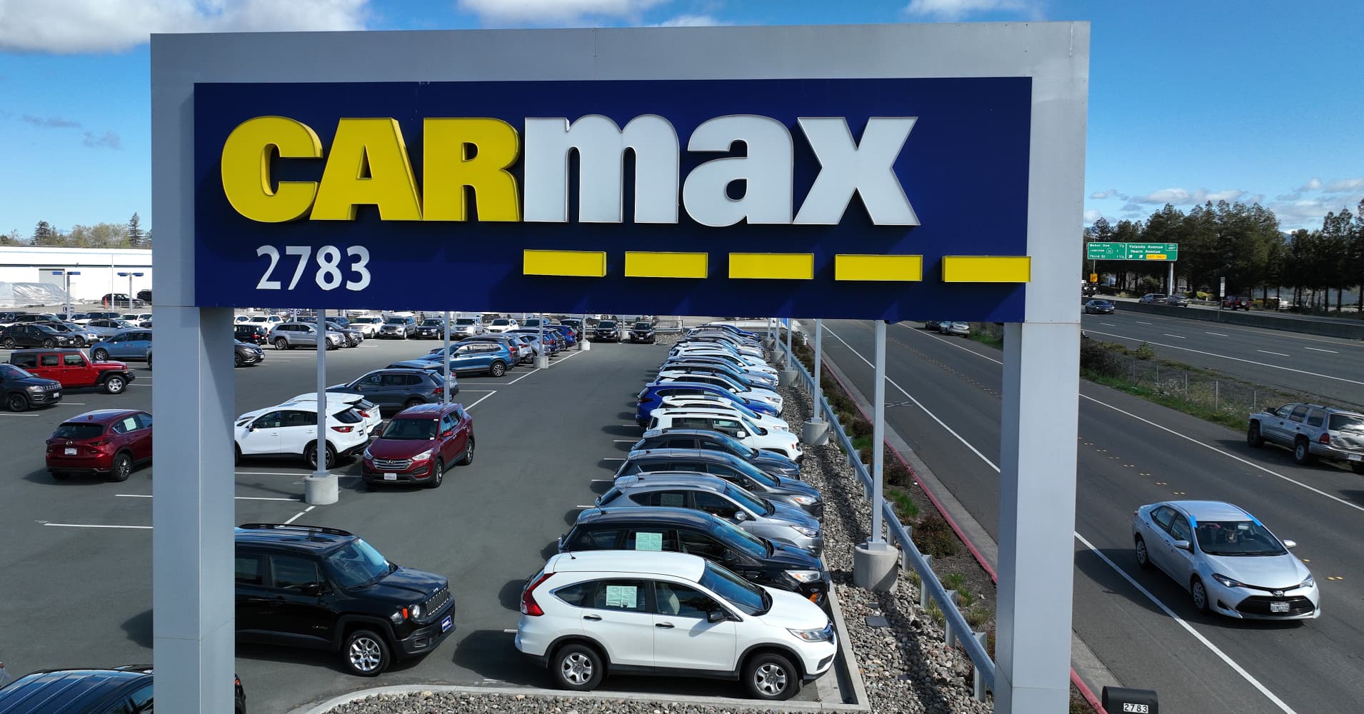 CarMax stock falls 24% as CEO steps down, used car retailer releases ...