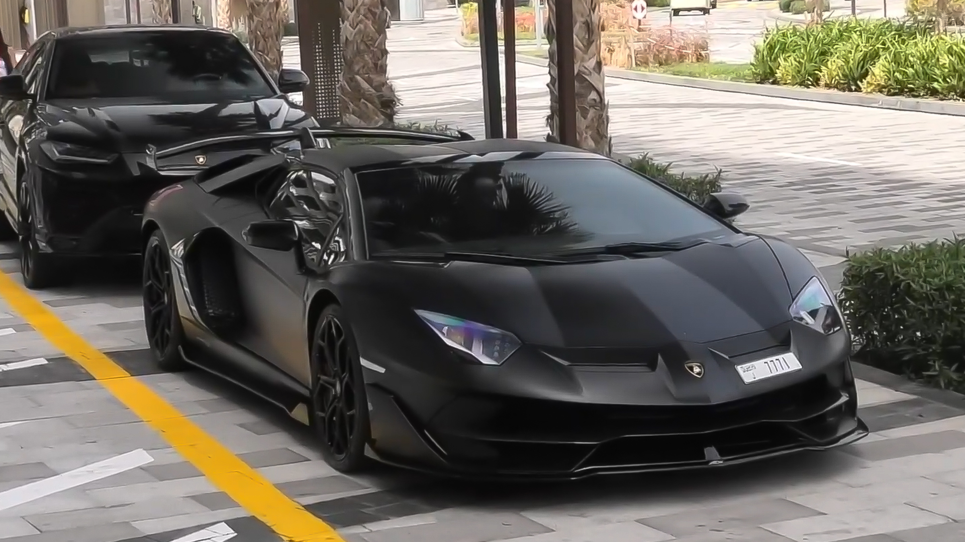 Can You Spot This $600.000 Lambo in Dubai?
