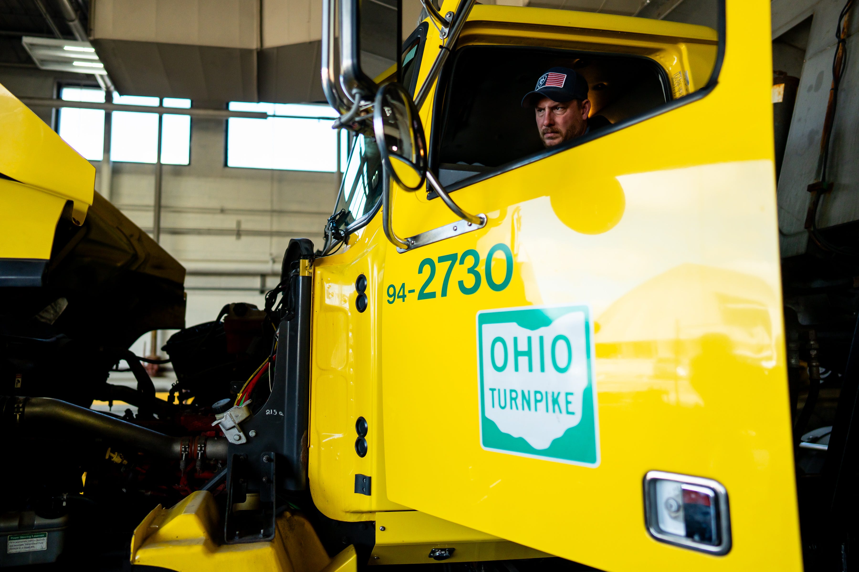 Hold onto your hat! Strong winds rolling into northern Ohio