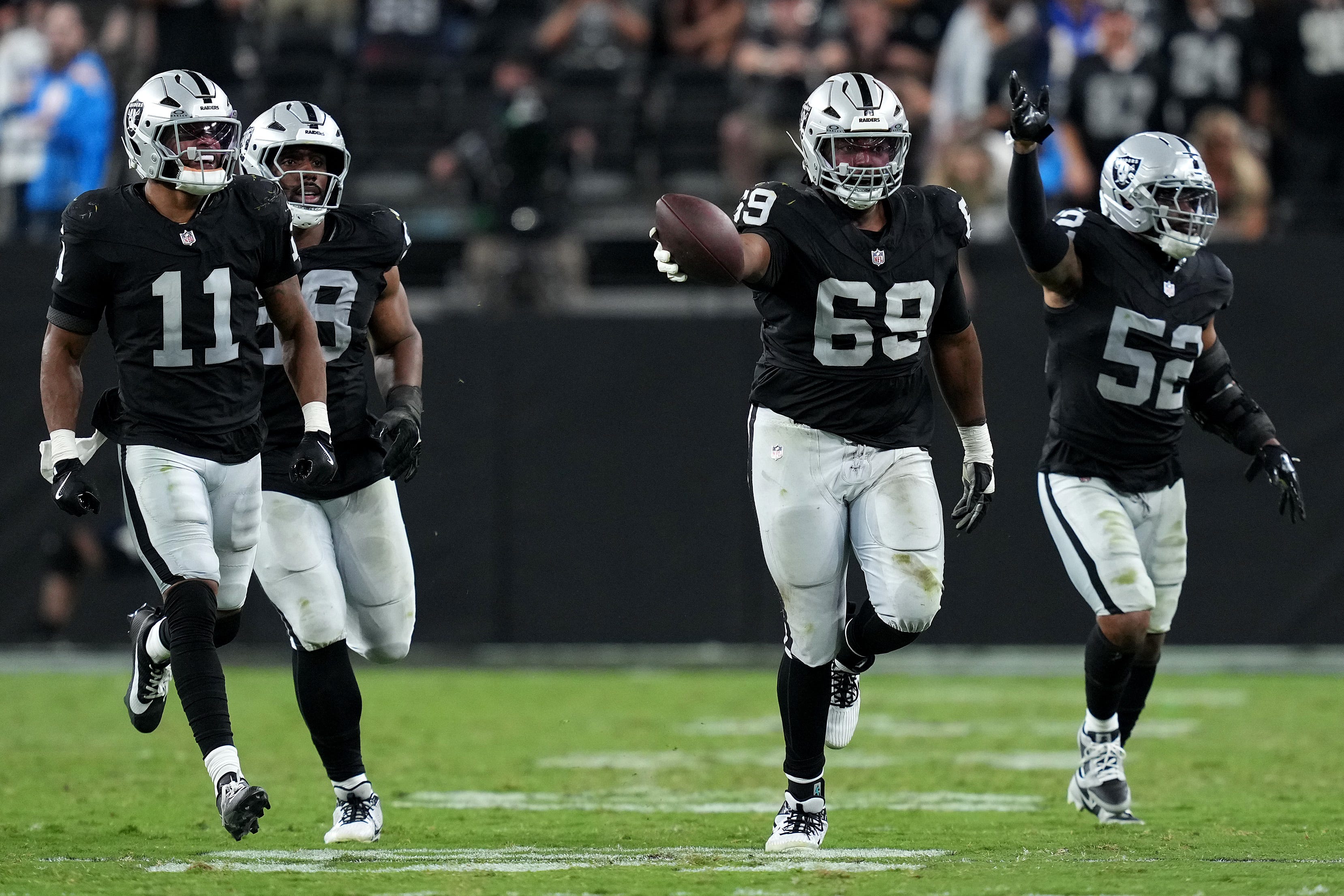 Raiders defensive line leads league in meaningless stat after Week 11