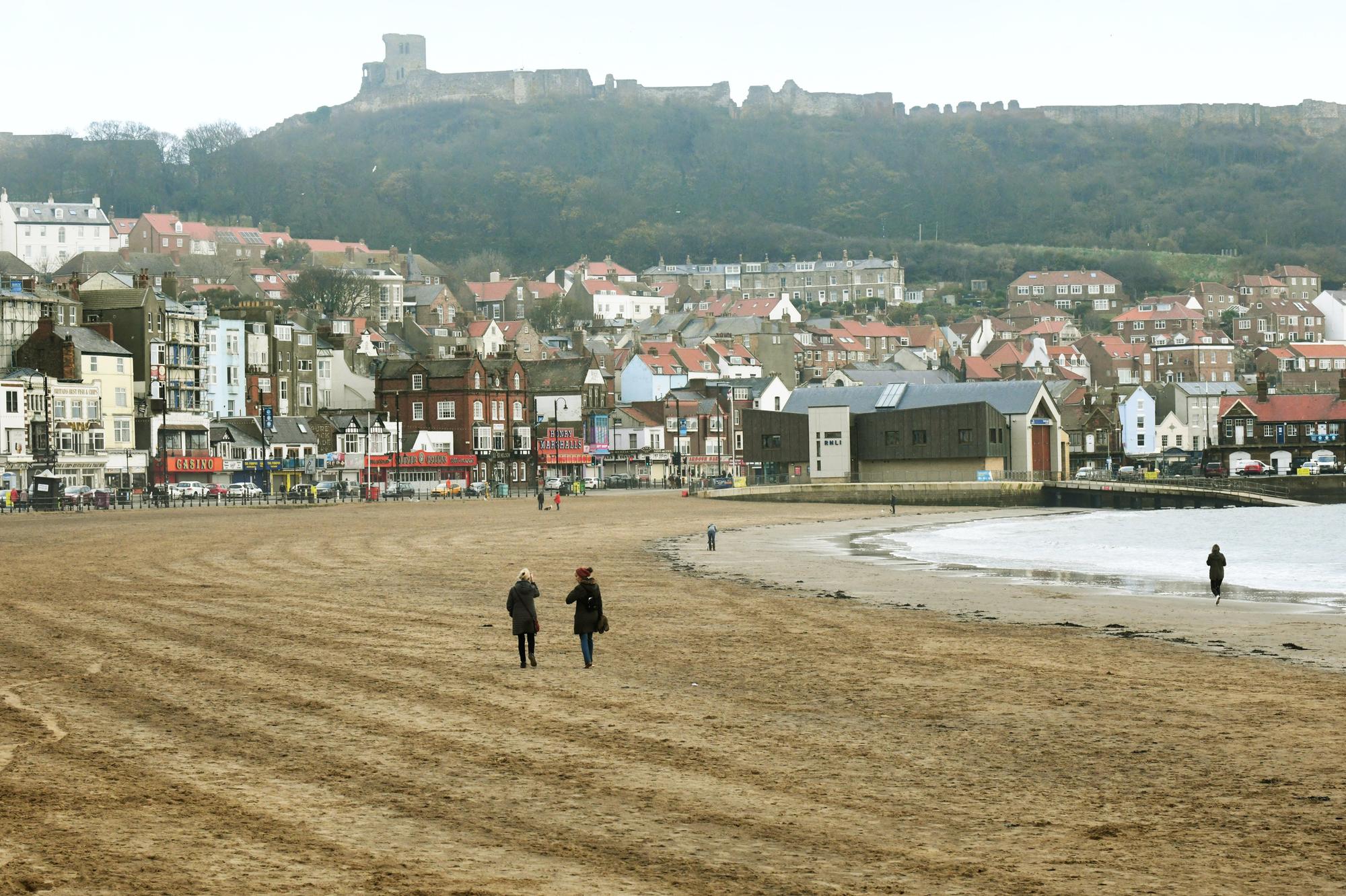 Scarborough beach evacuated after teens injured by fireworks on Bonfire ...