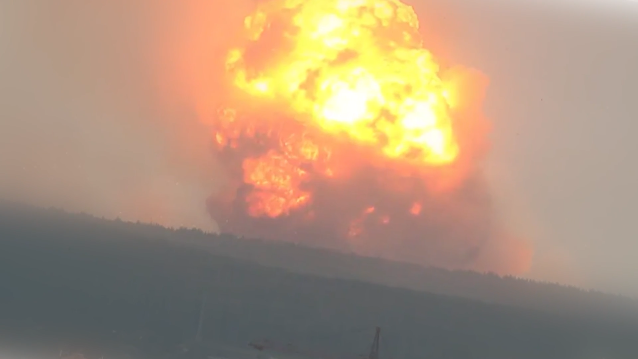 'Flying Chernobyl' Missile Test: Russia Unveils Terrifying Nuclear ...