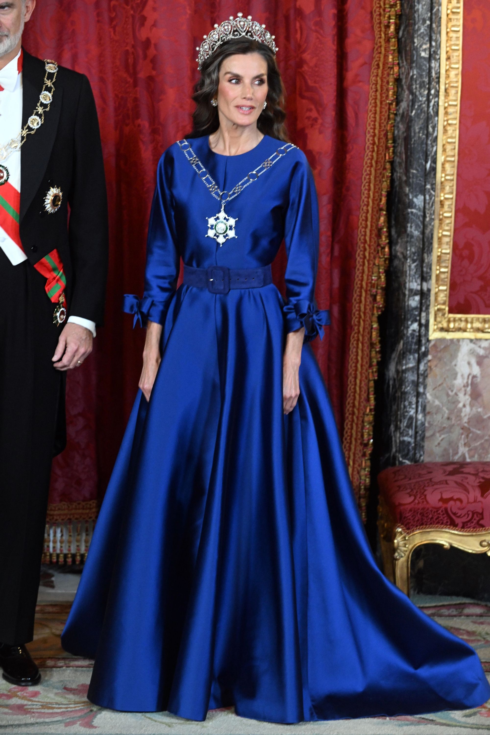 Letizia Ortiz luce espectacular usando el color que todos evitan llevar