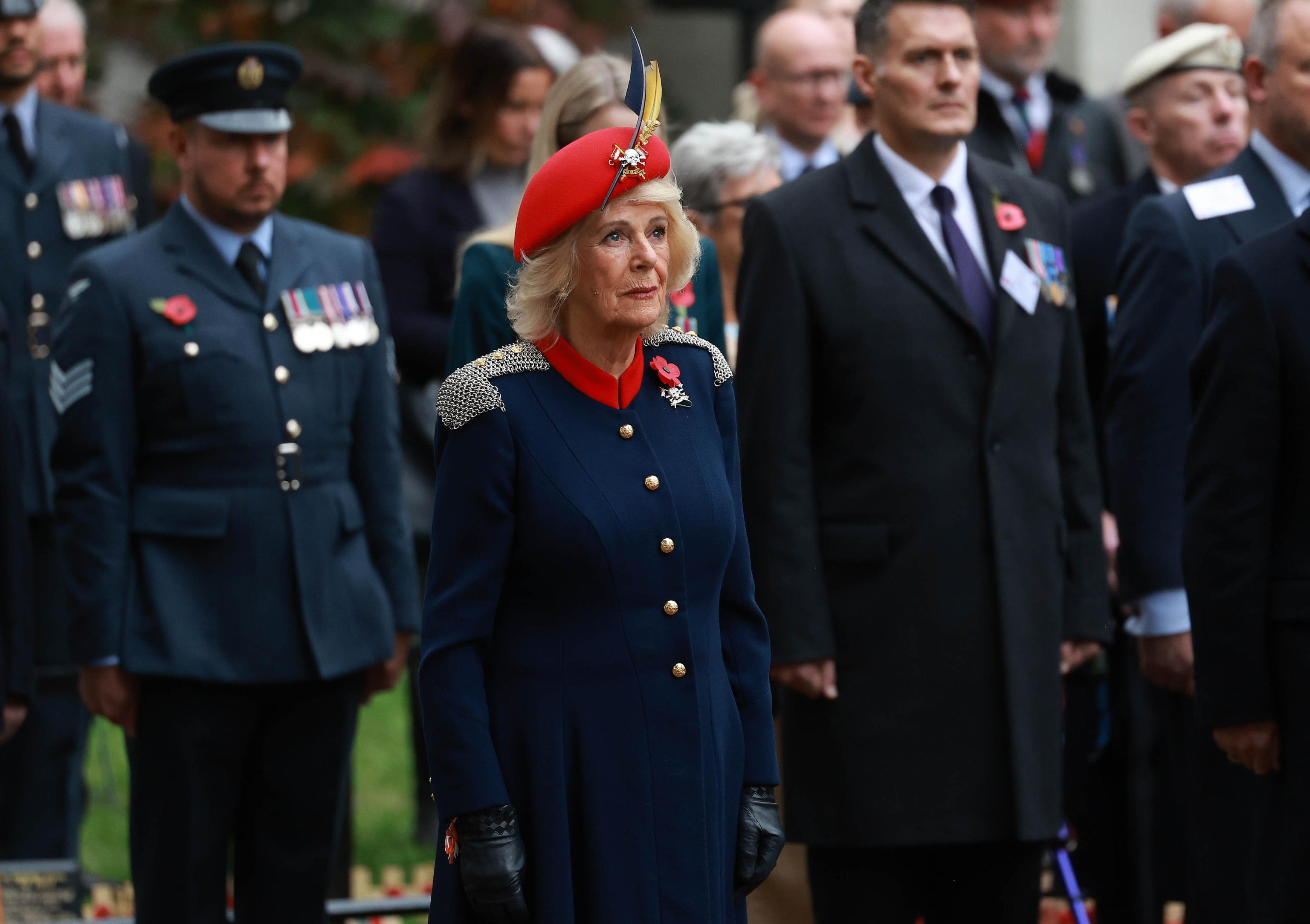 La regina Camilla commemora caduti in vista del Remembrance Day