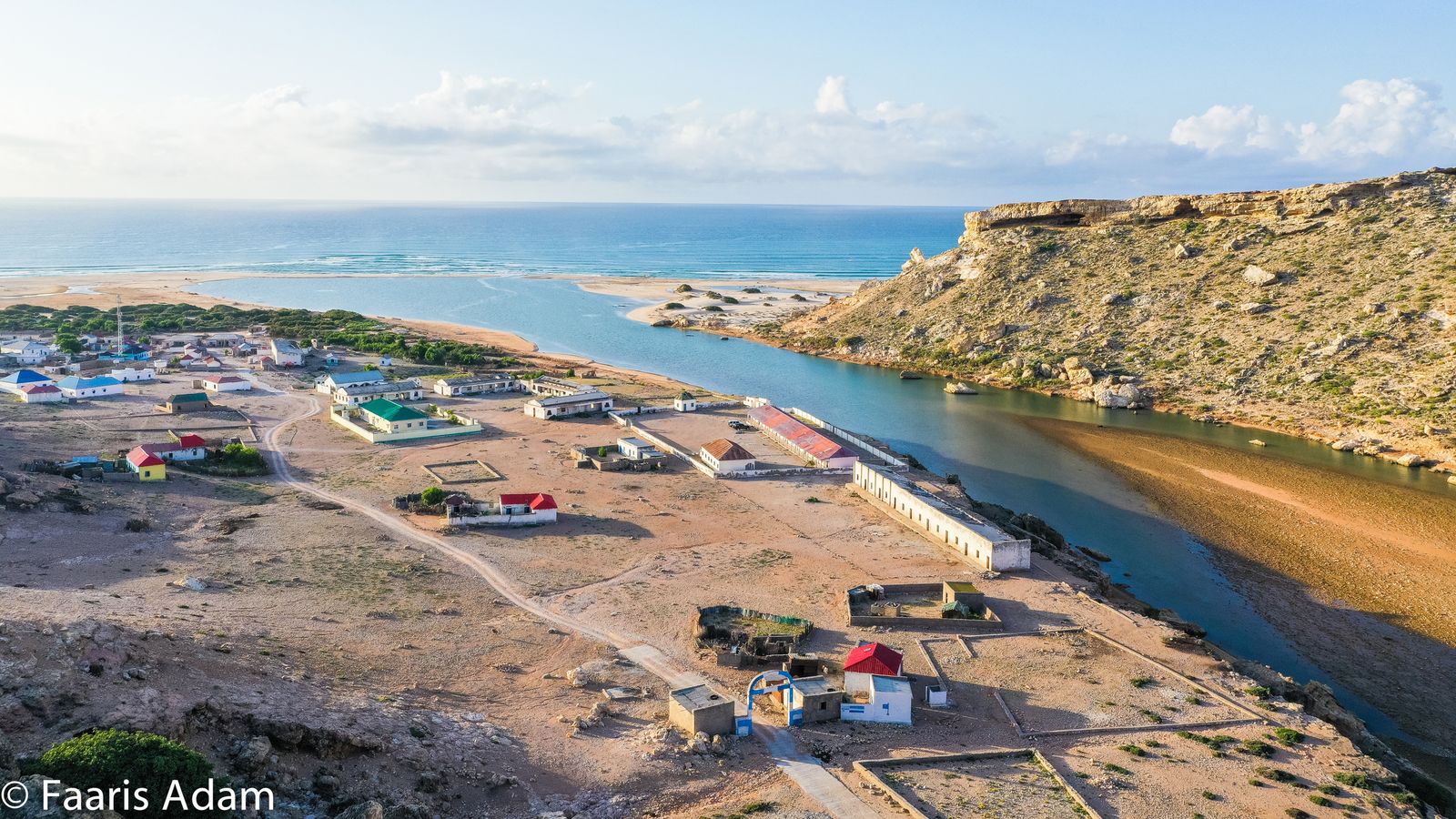 Pirates firing machine guns and rocket-propelled grenades board tanker ...
