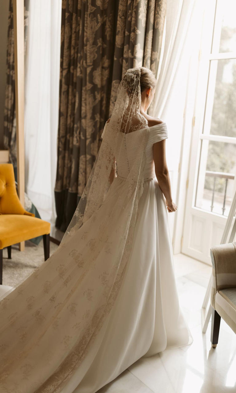 Belén se casó en Jerez de la Frontera con un vestido de novia clásico y ...