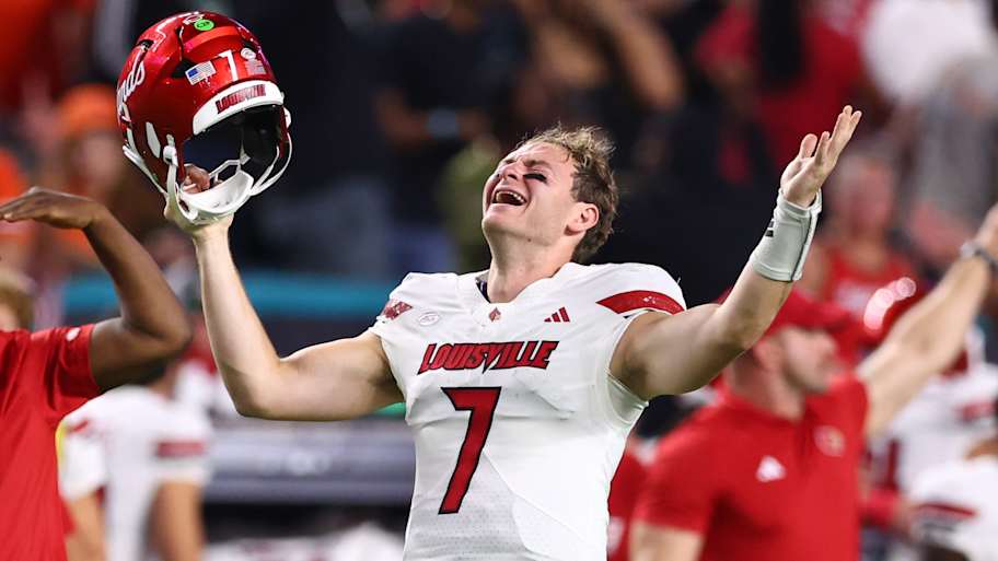 Louisville fans erupt as playoff dream feels real after expert’s CFP ...