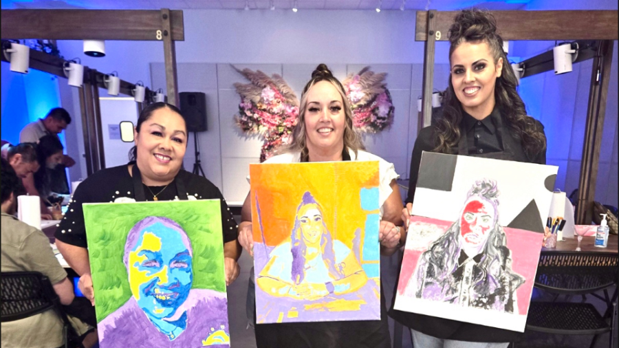 West MI gallery hosts painting class using projectors