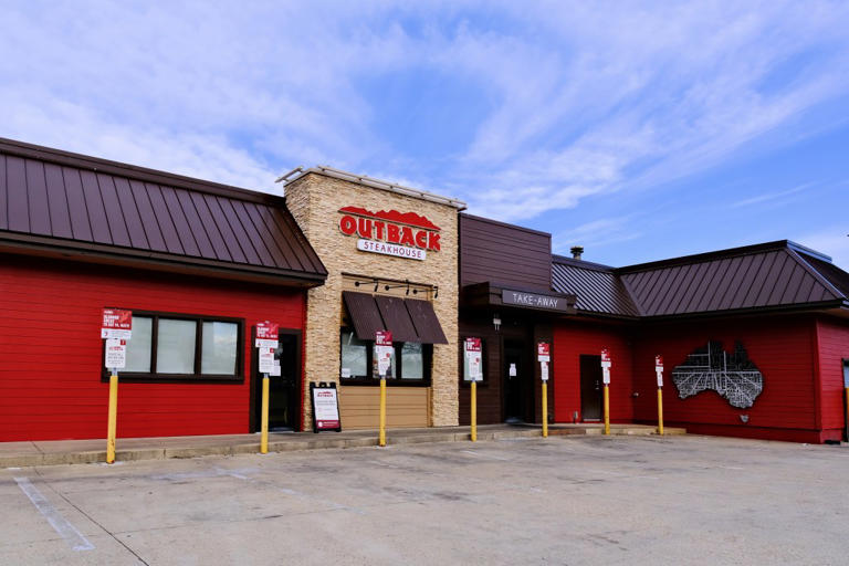Outback Steakhouse owner abruptly shutters 21 restaurants in sweeping ...