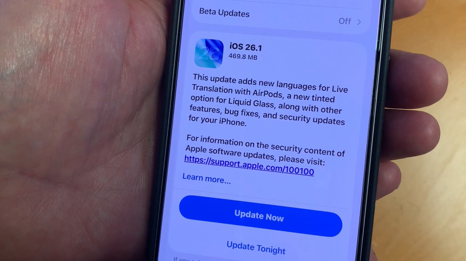 What the Tech: New iPhone iOS 26.1 update