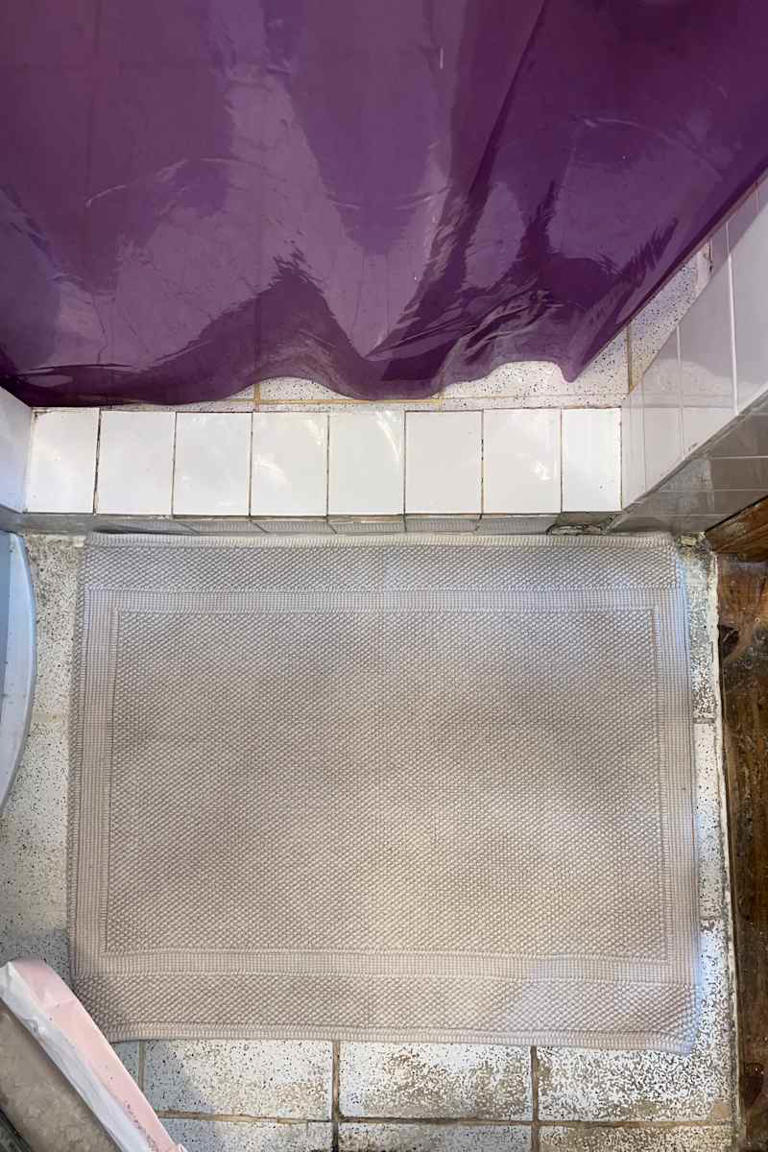 This "Cozy" Bathroom Gem Makes My Post-Shower Routine More Luxurious