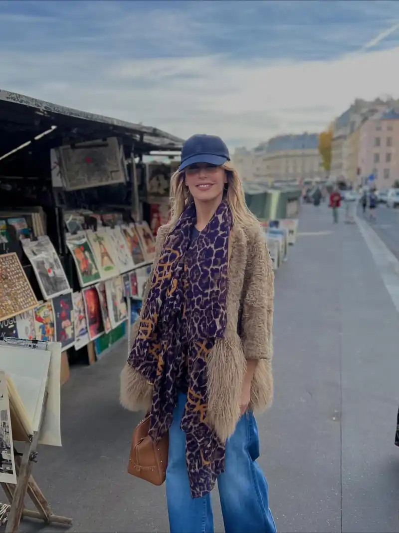 Emma García arrasa en París con el abrigo 'afgano' súper tendencia de ...