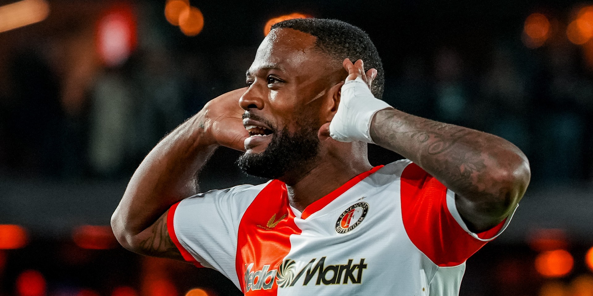 Larin krijgt kans bij Feyenoord op opvallende positie : 'Heb daar vaker ...