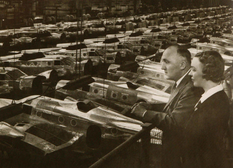 The barnstormer, the lady and the granddaughter who updated their Beechcraft story