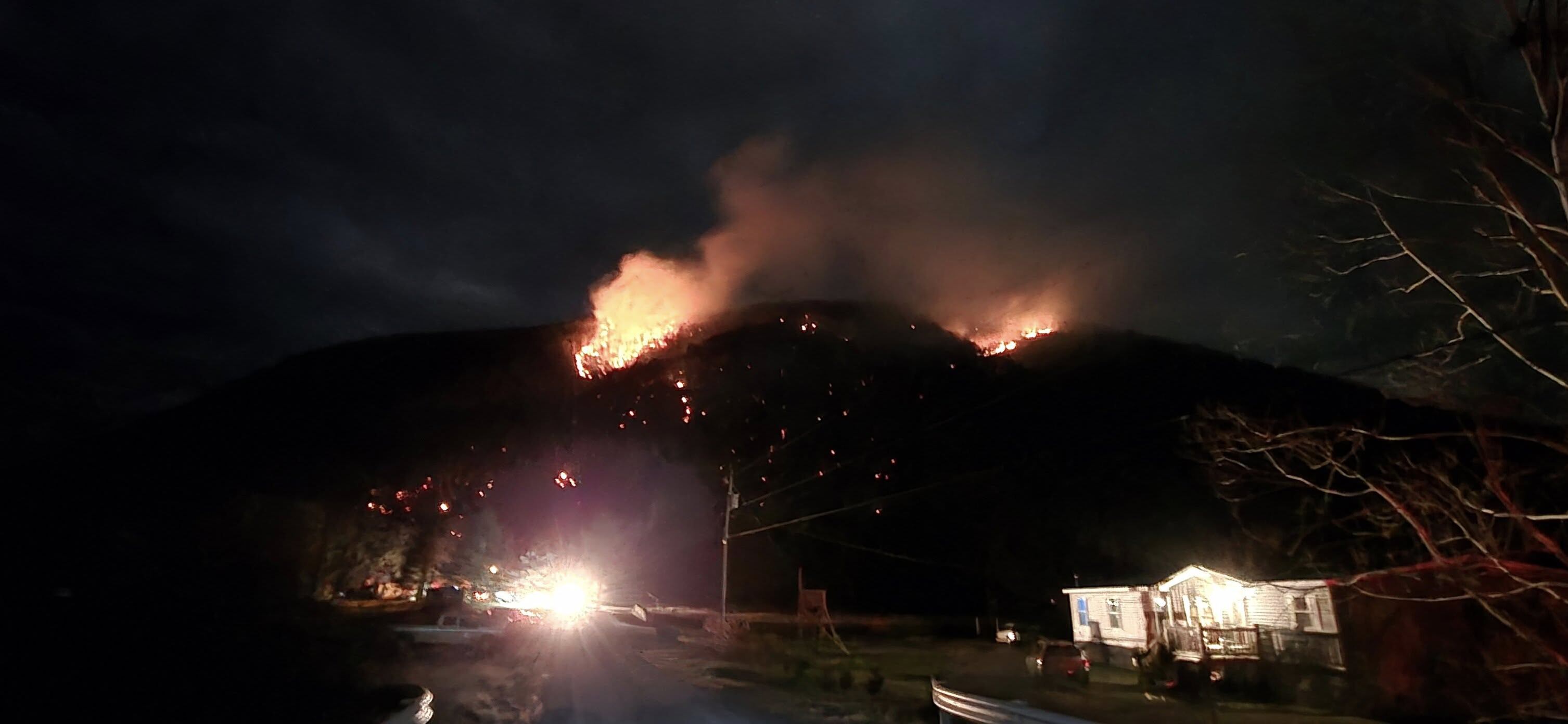 UPDATE: Monongahela National Forest wildfire has consumed 100 acres, is ...