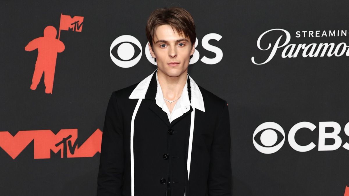 How I Shop: Corey Fogelmanis