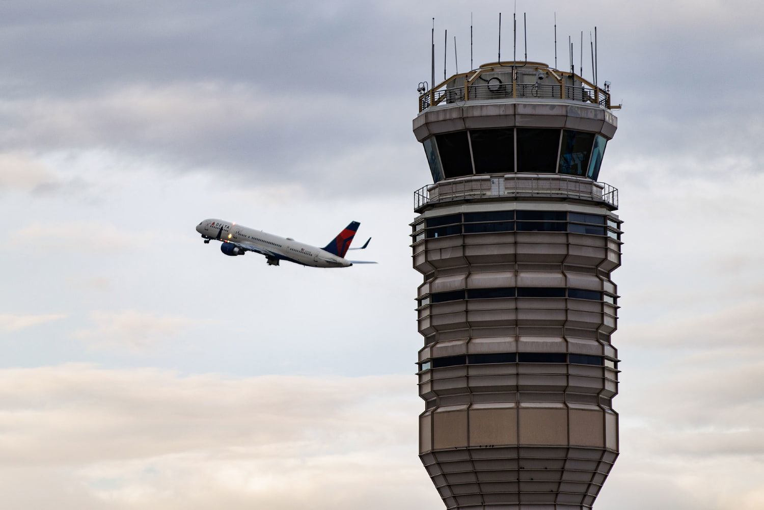 What Airports Are Cutting Flights Amid the Government Shutdown? See the ...