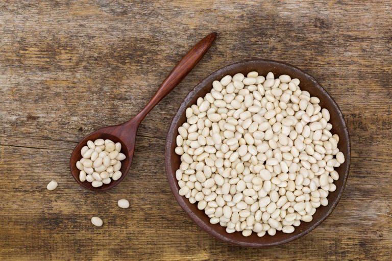 6 foods with more fiber than dates