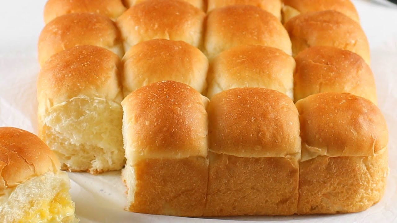 No-knead overnight bread rolls