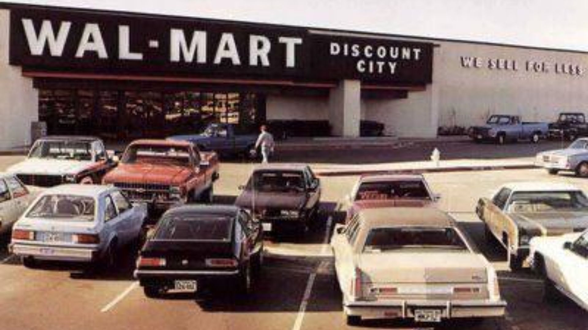24 Photos of What the First Walmart Stores Actually Sold