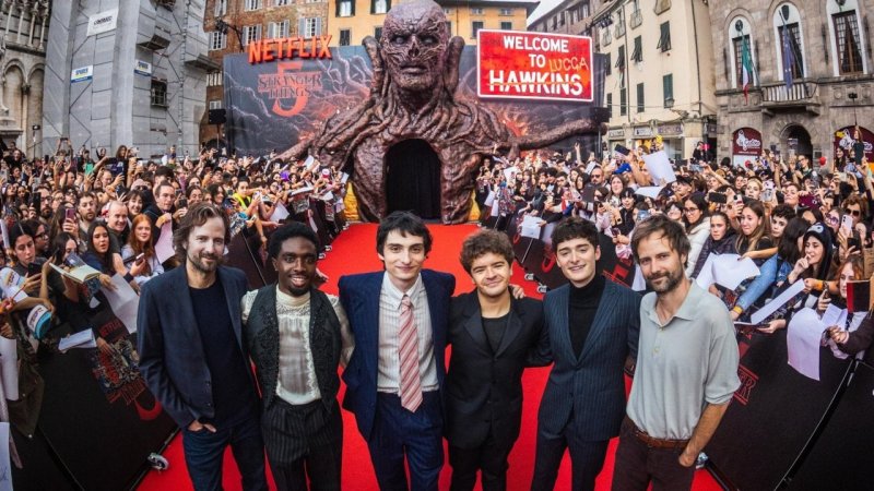 Stranger Things 5: Funko Pop, orologi e abbigliamento in stile college ...