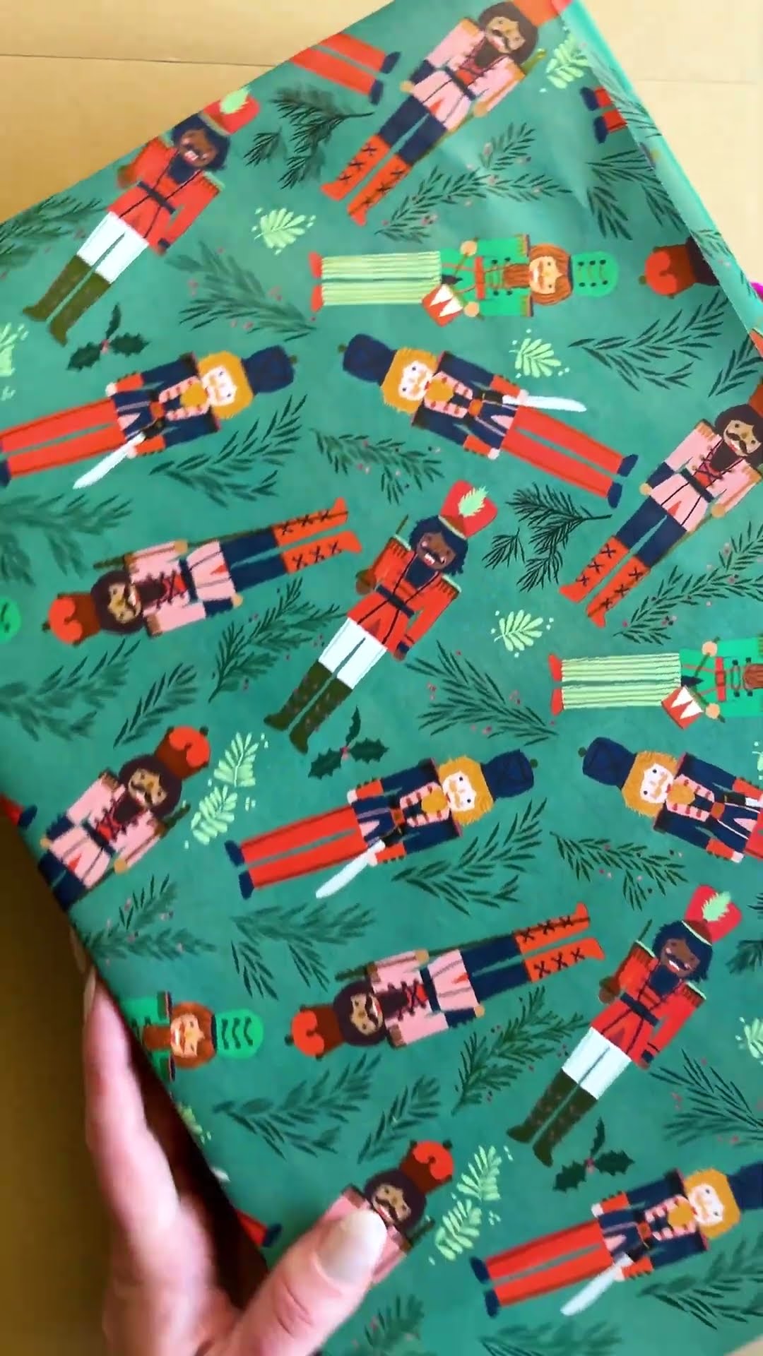 🎁How to wrap gift with an easy open pull tab! Perfect for little kids ...