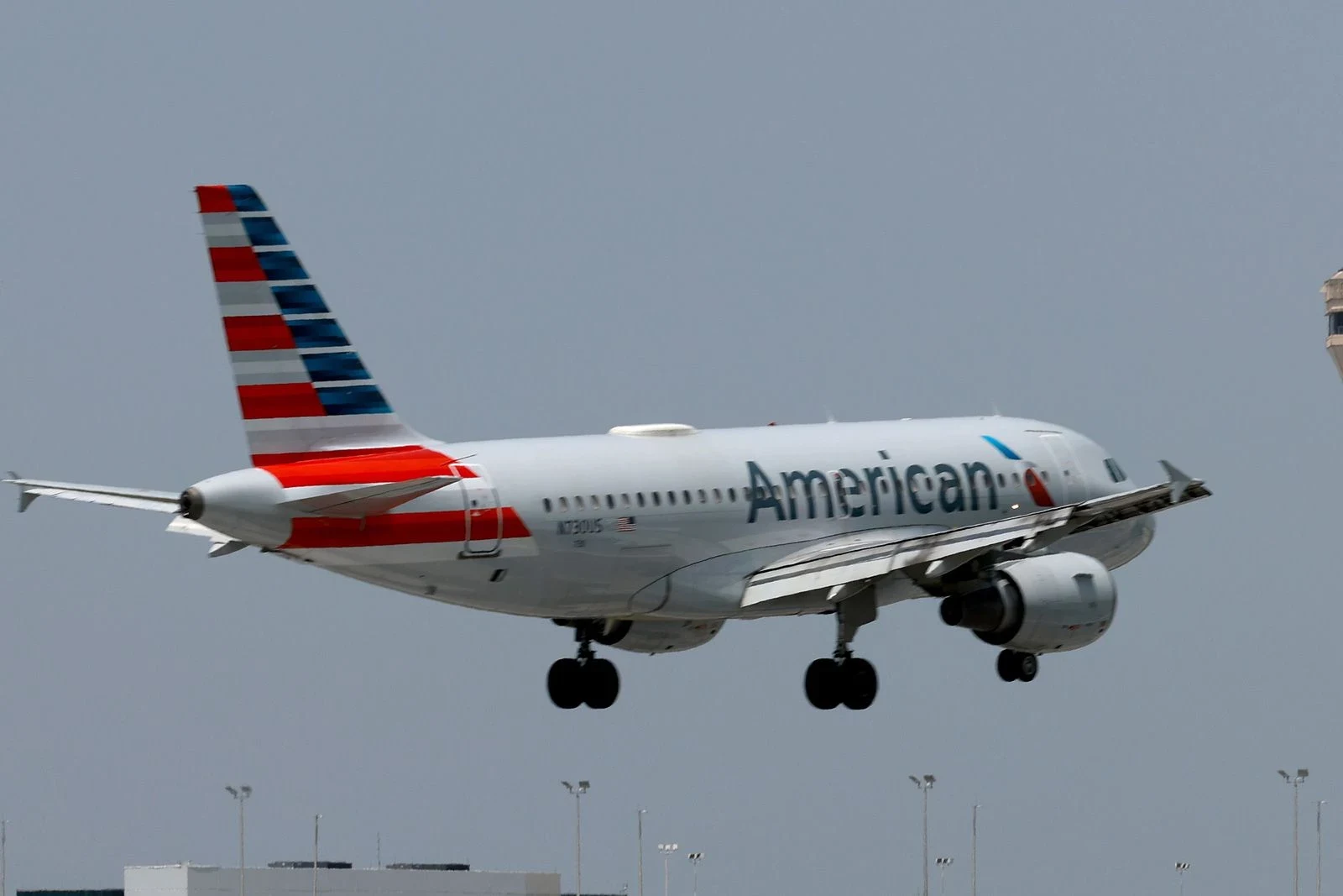FAA Cutting U.S. Airline Flights by 10 Percent Amid Government Shutdown ...