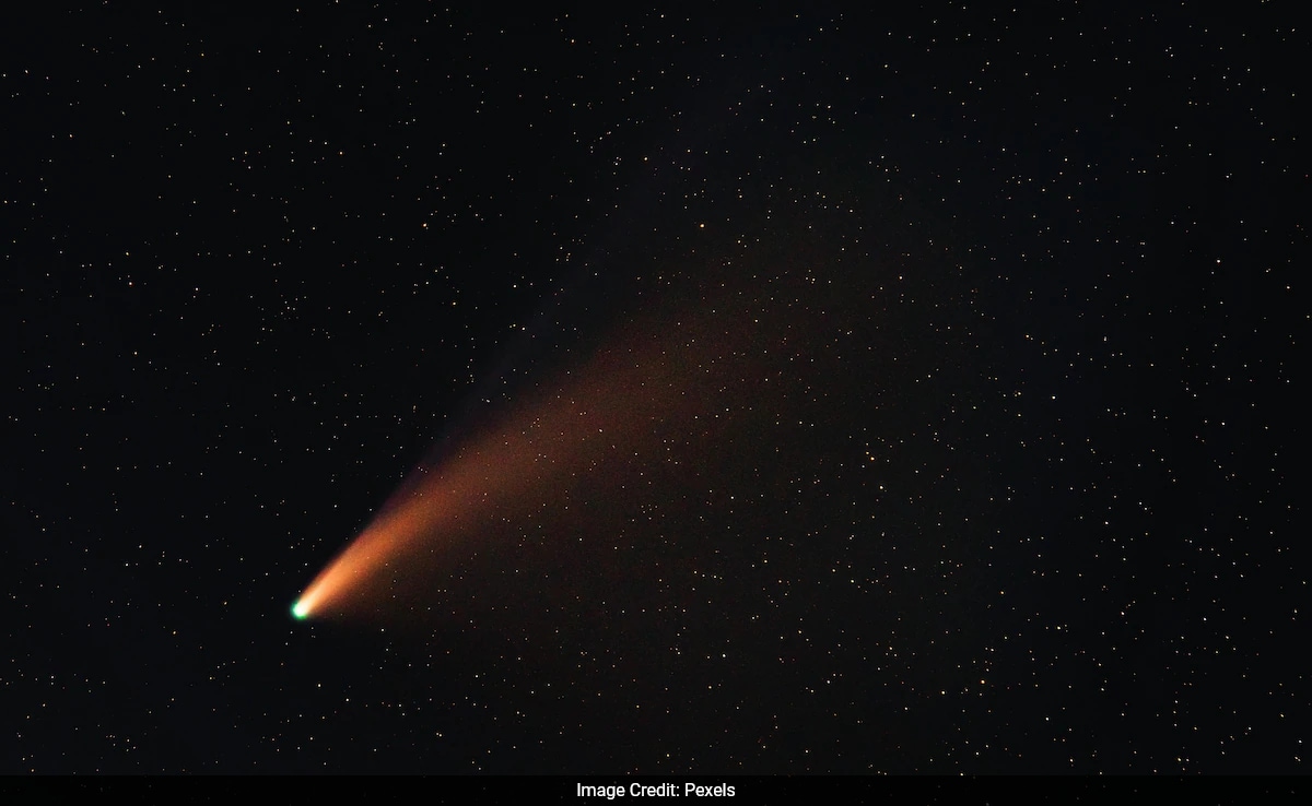 Rare Golden Comet Amazes Skywatchers After Surviving Sun - Here's How ...