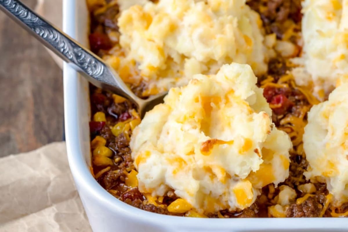 20 comfort food casseroles that taste like someone else did the cooking