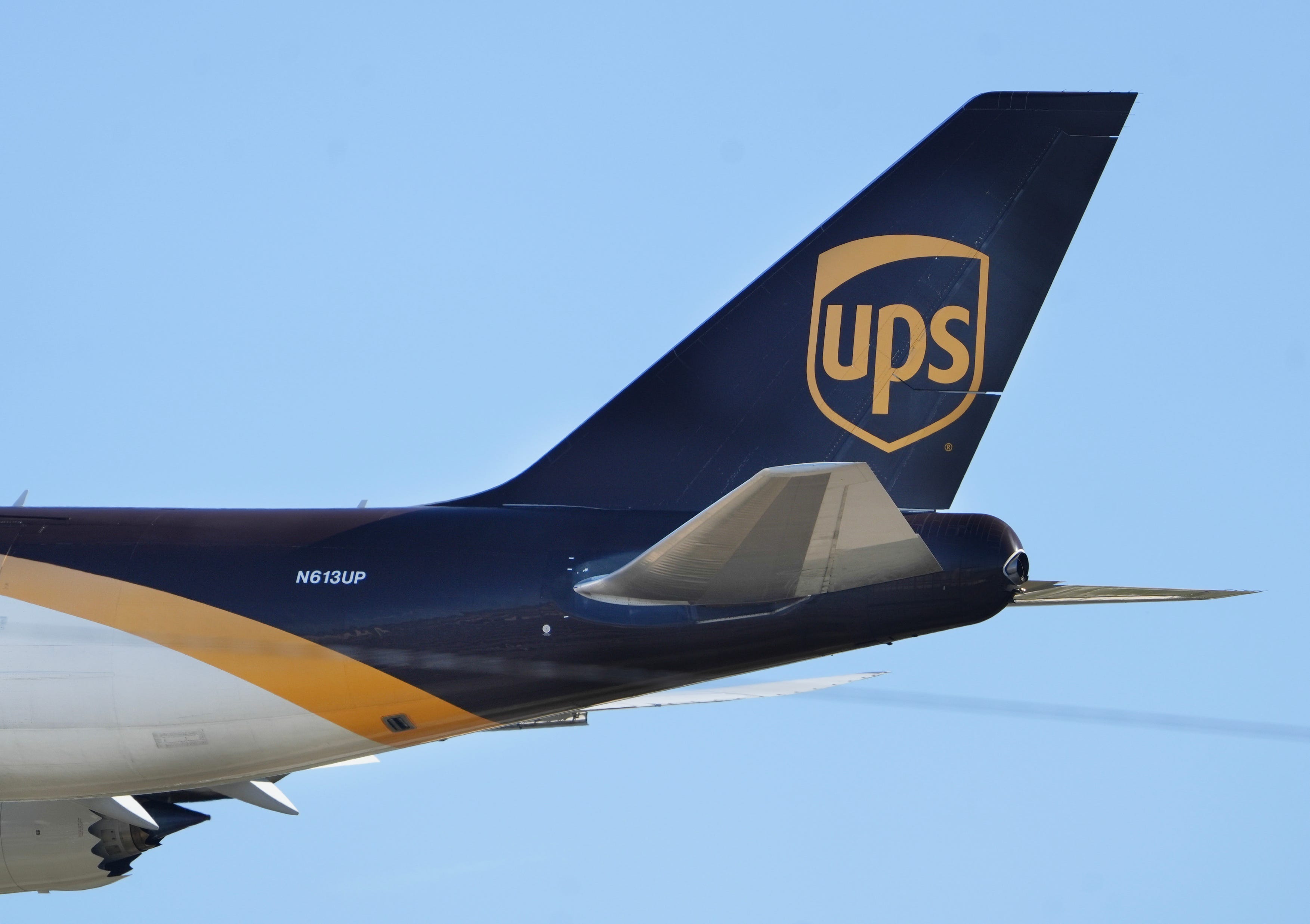 UPS plane has near miss at Louisville Muhammad Ali International Airport