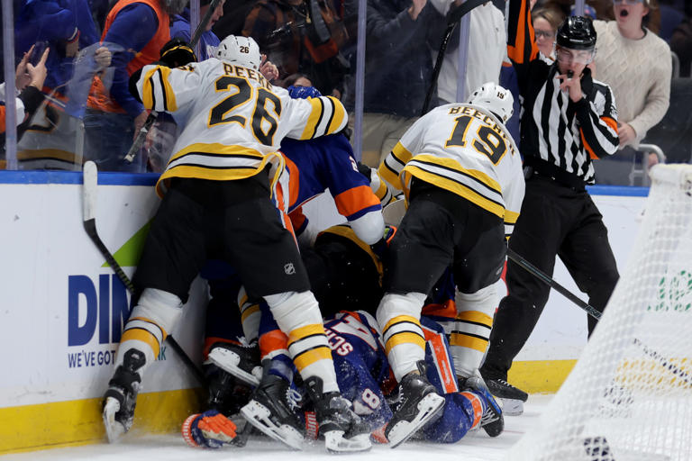 Bruins' Nikita Zadorov Responds to Angry Islanders Fans After Matthew ...