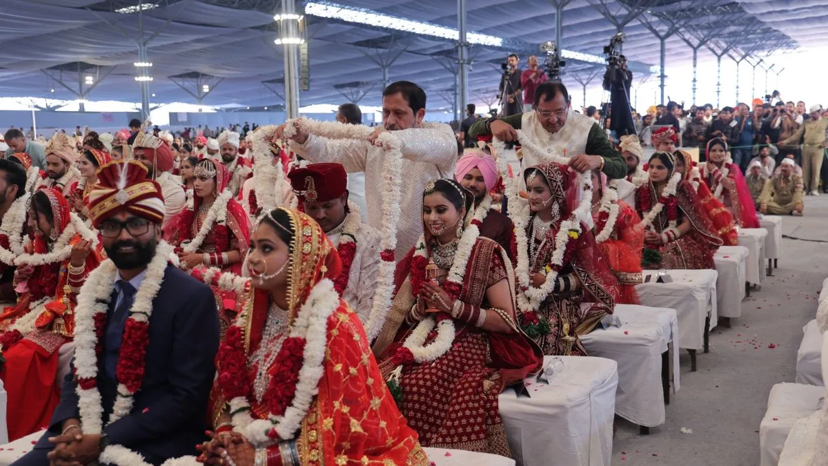 126 couples tie nuptial knot at Nirankari mass wedding ceremony