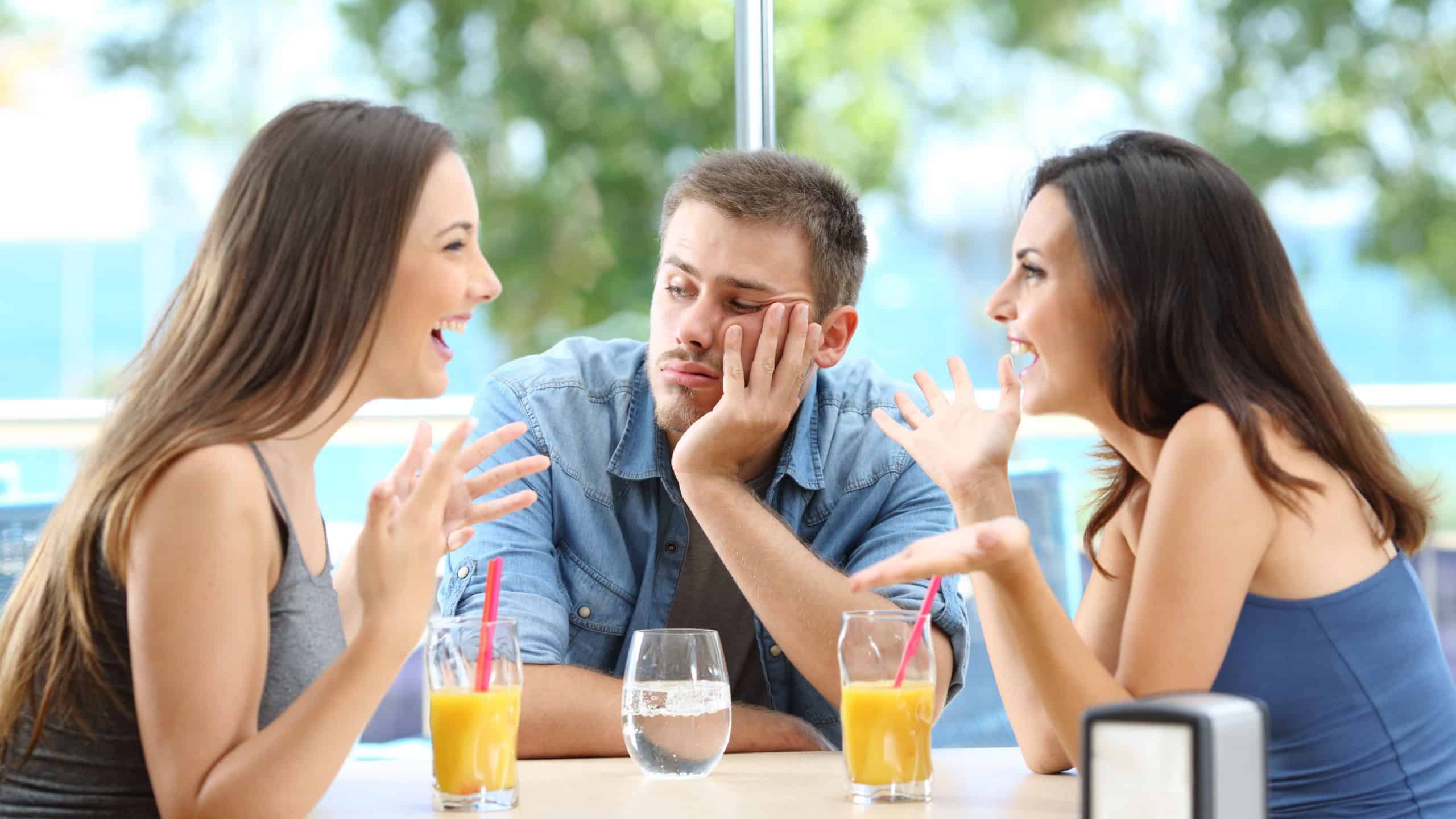10 traits common in people who don't enjoy small talk