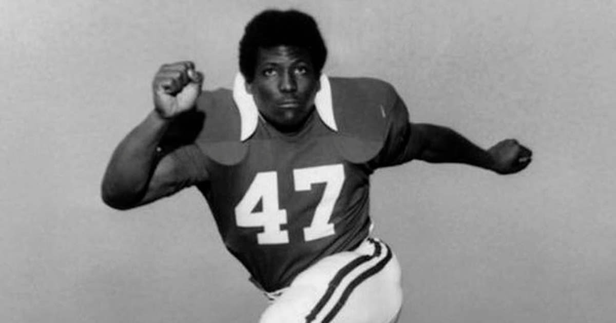 Alabama All-American, College Football Hall of Famer Woodrow Lowe ...