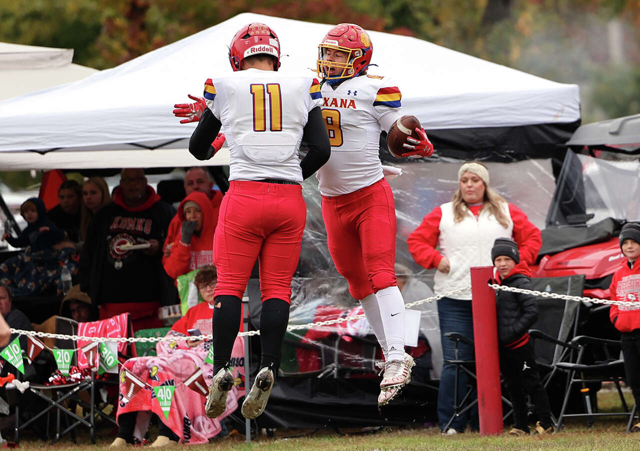 Roxana football takes care of business on road, gets back home for Round 2