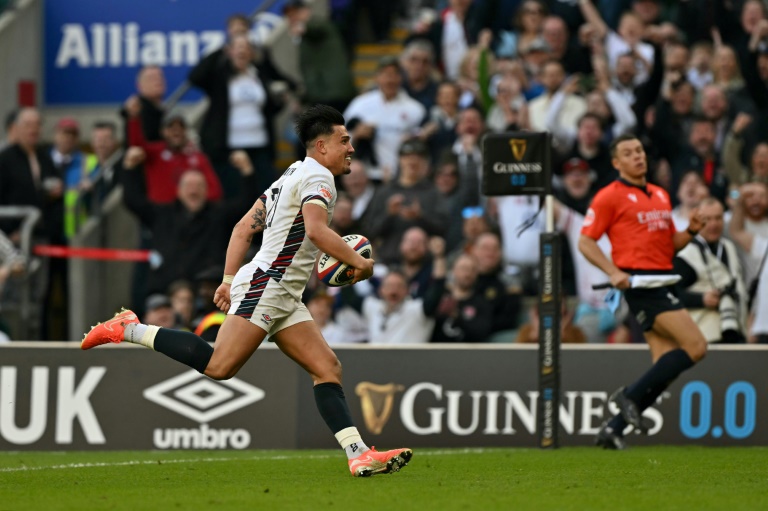 Marcus Smith starts at full-back as England ring changes for Fiji