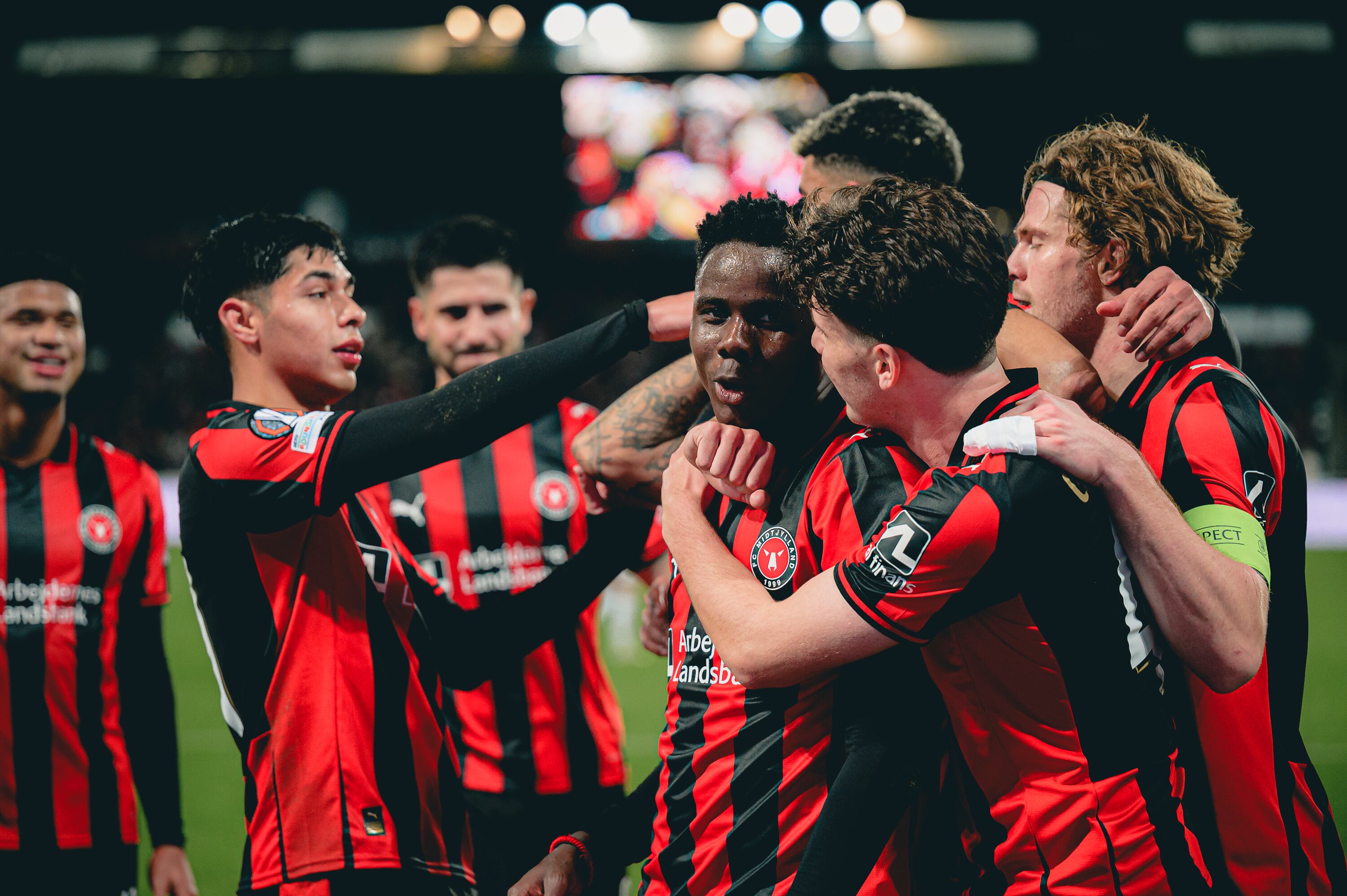 El Midtjylland de Darío Osorio vence al Celtic para seguir con su ...