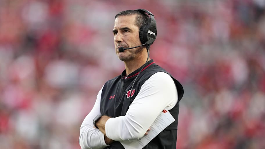 Wisconsin football fans can’t decide whether to laugh or cry given ...