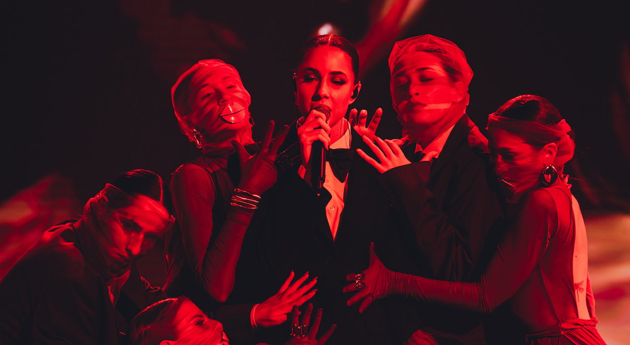 X Factor, Layana al ballottaggio canta due volte e deve intervenire ...