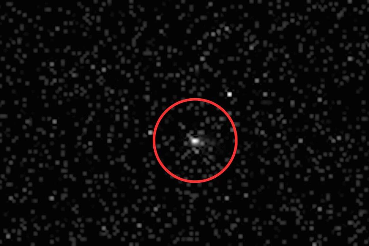 China publishes first photos of strange 'alien' comet near Mars