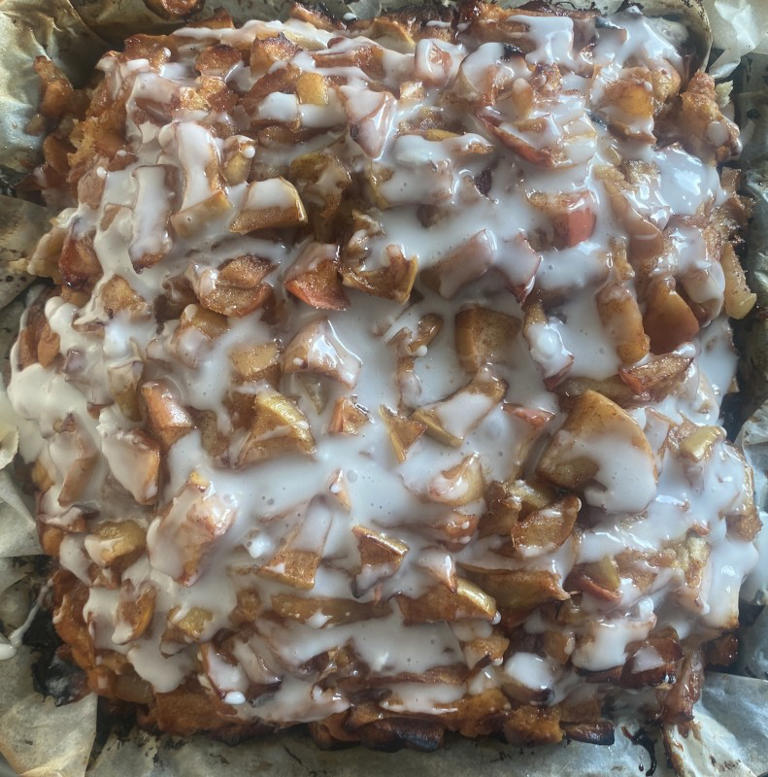 I Tried the Fan-Favorite King Arthur Apple Fritter Cake and It's a Fall ...