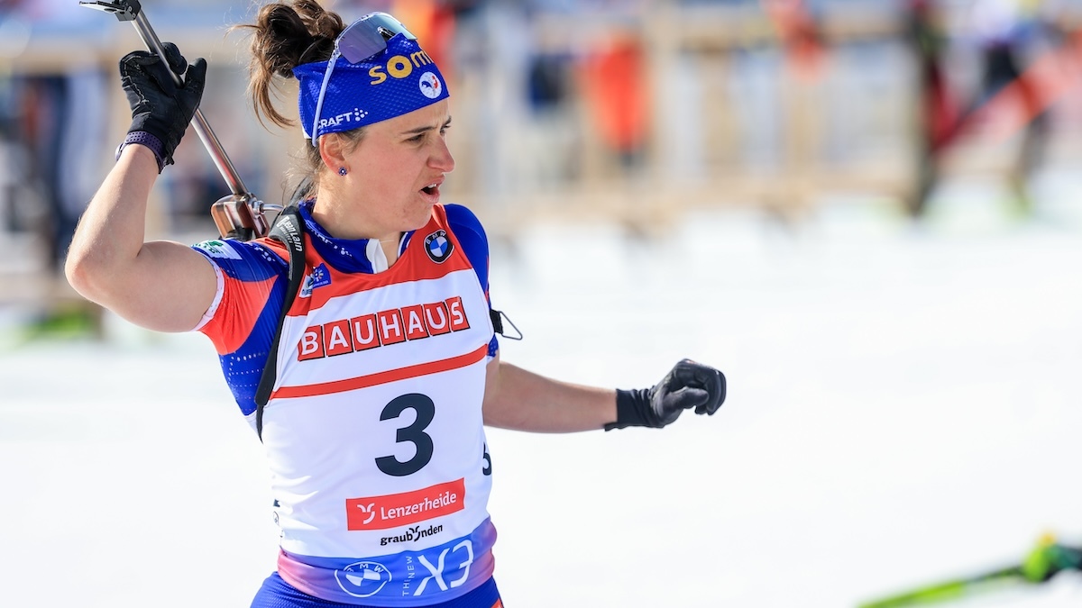 Julia Simon suspendu pour trois courses, la commission de discipline s ...