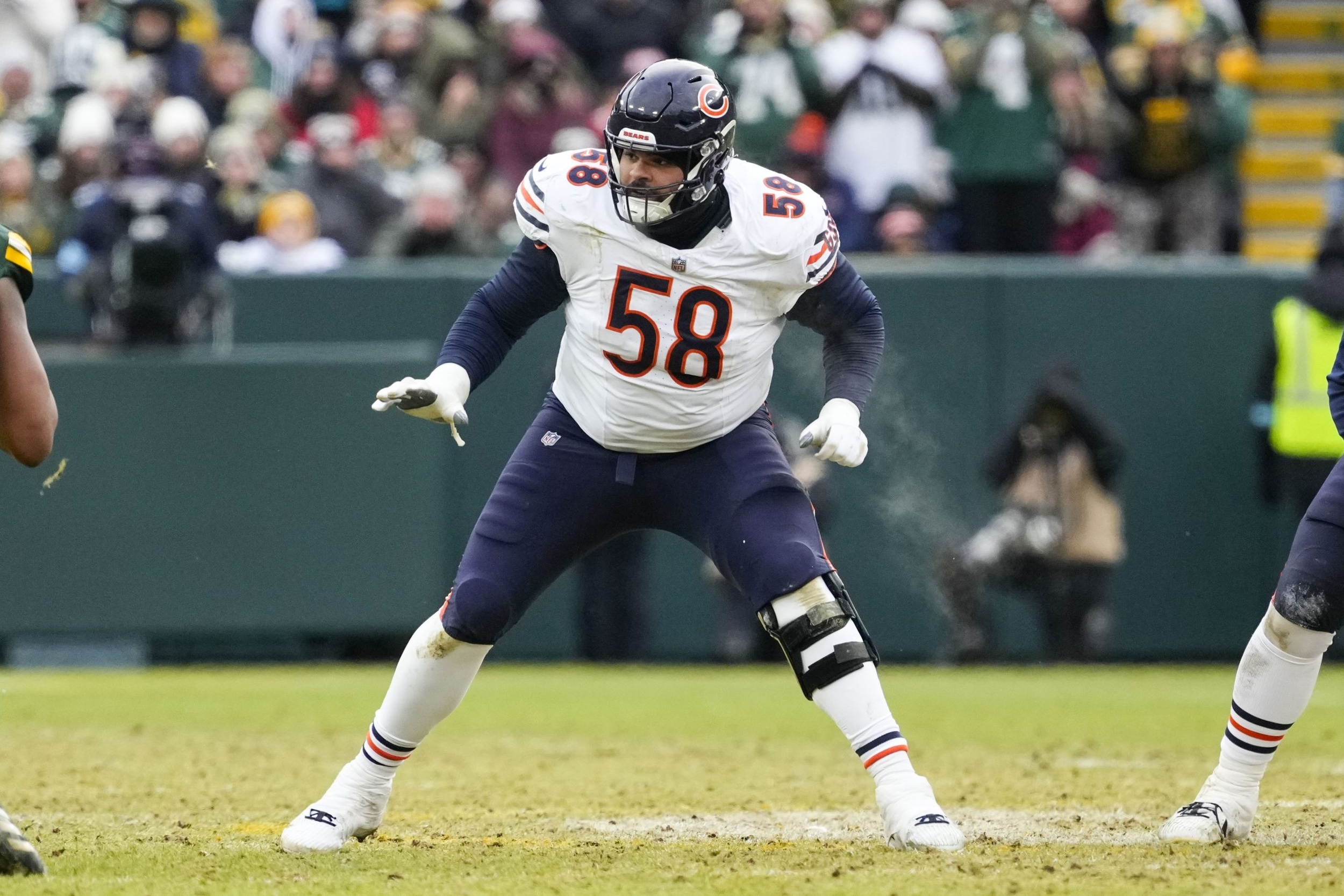 Chicago Bears get great news on star offensive lineman before SNF